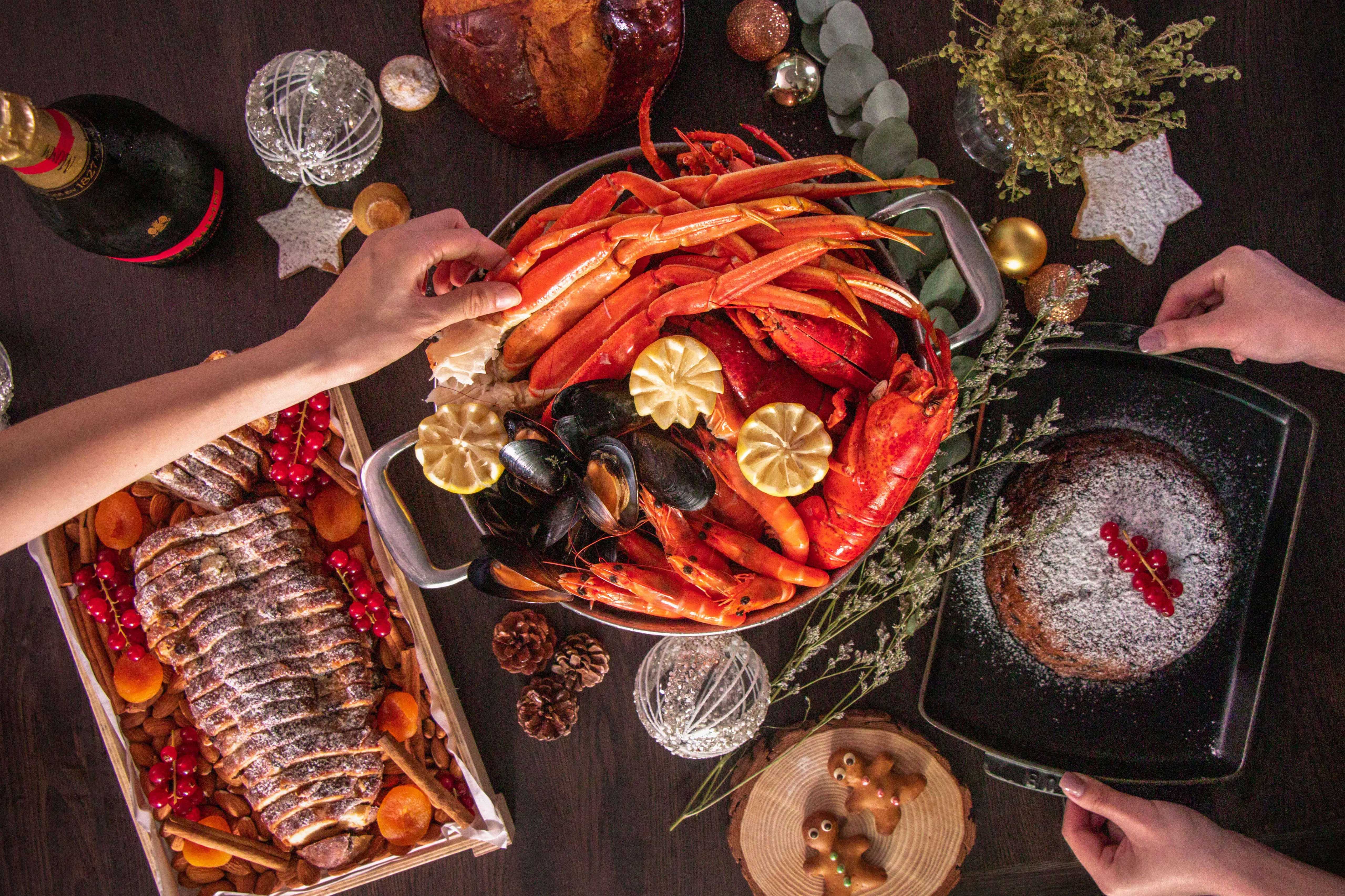 Iconic Festive Dinner on 24 Dec | Silverbox Ballroom | Hotel ICON